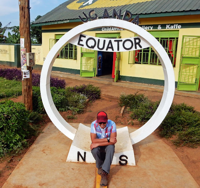 the viewing deck: Uganda's Equator Line Short Visit