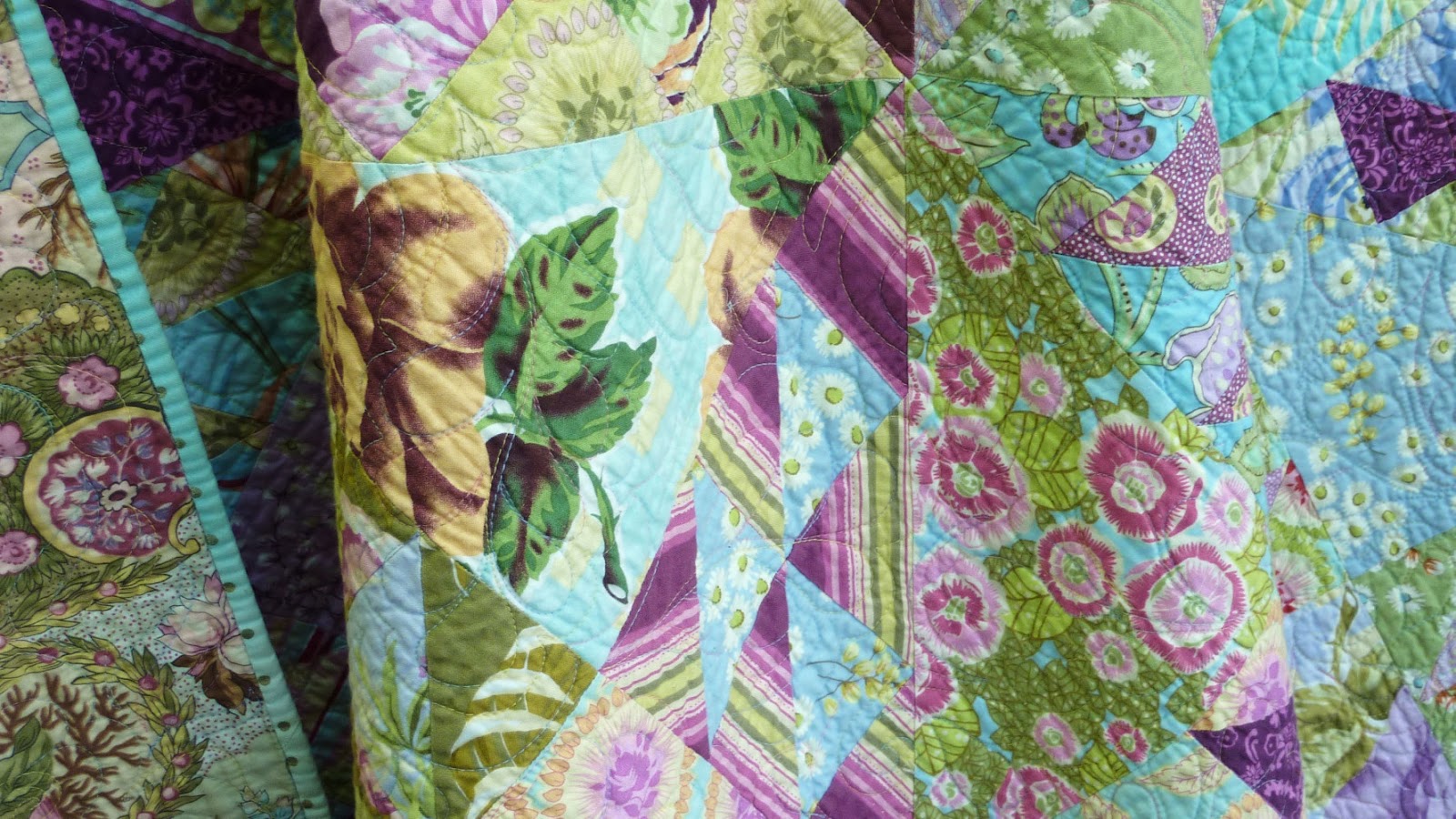 Busy Bee No. 16: Amy Butler Quilt . . . Birds in Air