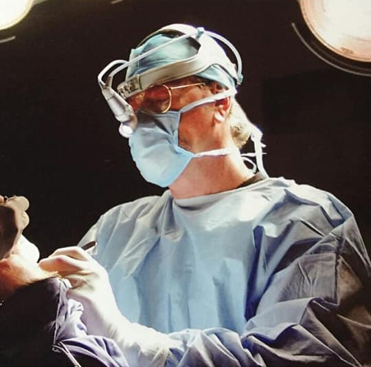 Revista Cirujanos Plásticos: Consultorios de los Cirujanos Plásticos