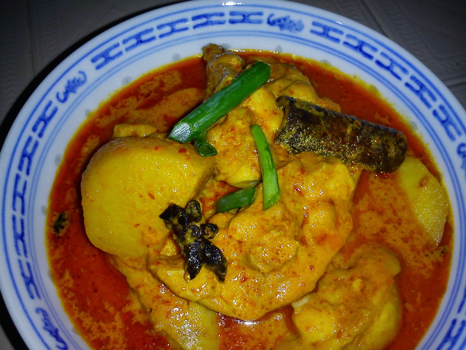 Cooking Pleasure: NASI KUNYIT WITH NYONYA KARI KAY [NYONYA CHICKEN CURRY]