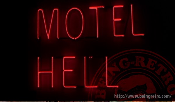 Being Retro: MOTEL HELL...O HAS A GIFT SHOP and something always COOKING!