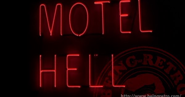 Being Retro: MOTEL HELL...O HAS A GIFT SHOP and something always COOKING!