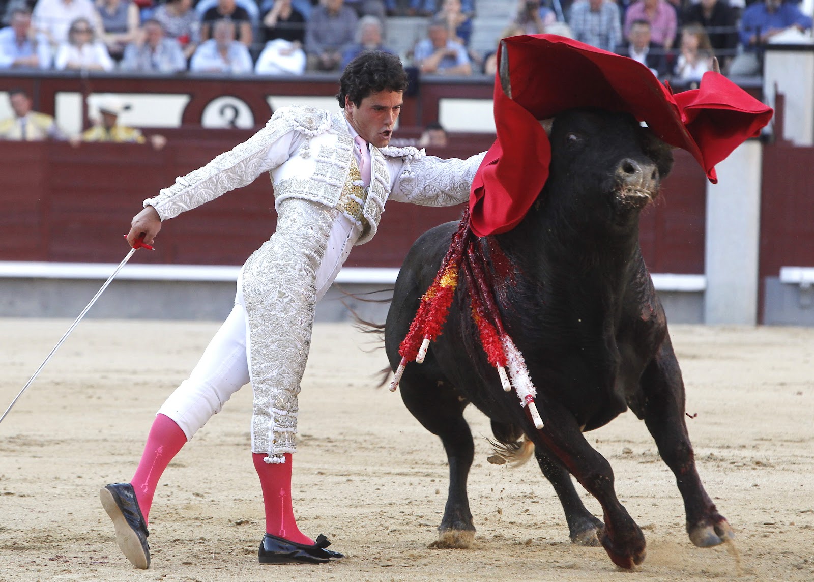 VUELTA AL RUEDO: DECLARACIONES: Los tres toreros coinciden en definir ...