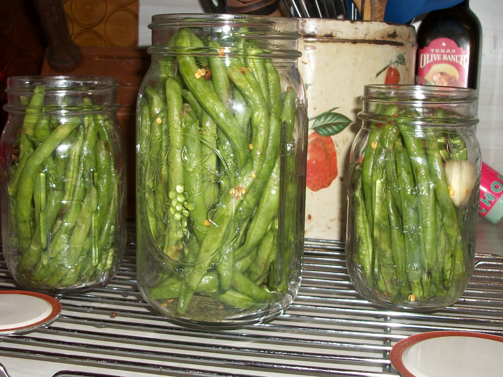 White Trash Home and Garden: Making Pickles: My New Obsession