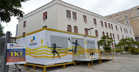 Agência dos Correios em container é sucesso entre clientes no Rio de ...