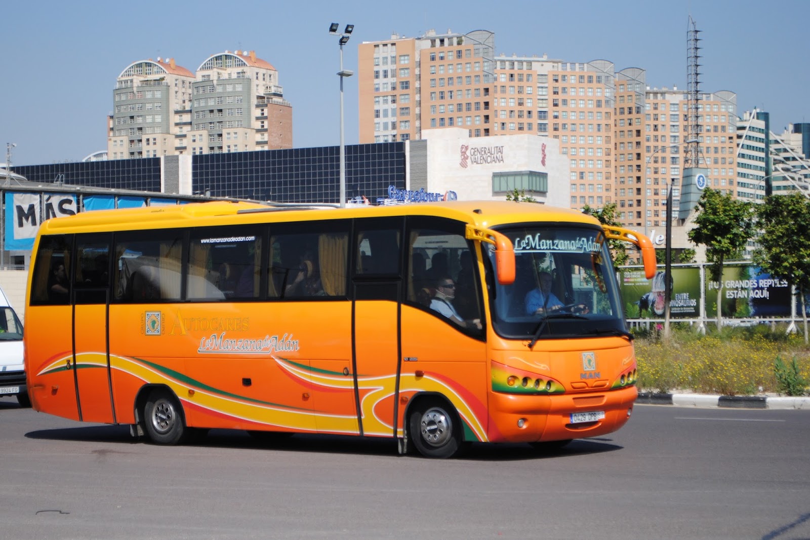 Autocares en Valencia: Autocares La Manzana de Adán