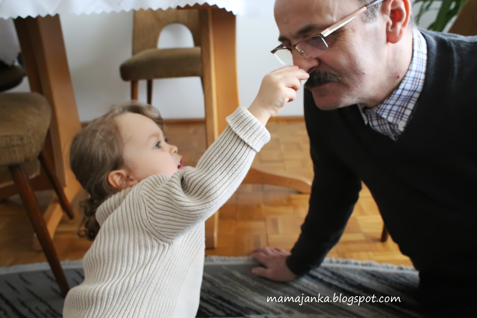 mamajanka i ONi: NOS w NOS gra w zapachy