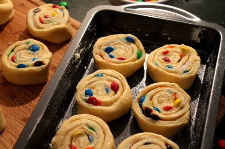 Hungry Harps: M&M's Sweet Rolls with Peanut M&M's-Caramel Sauce