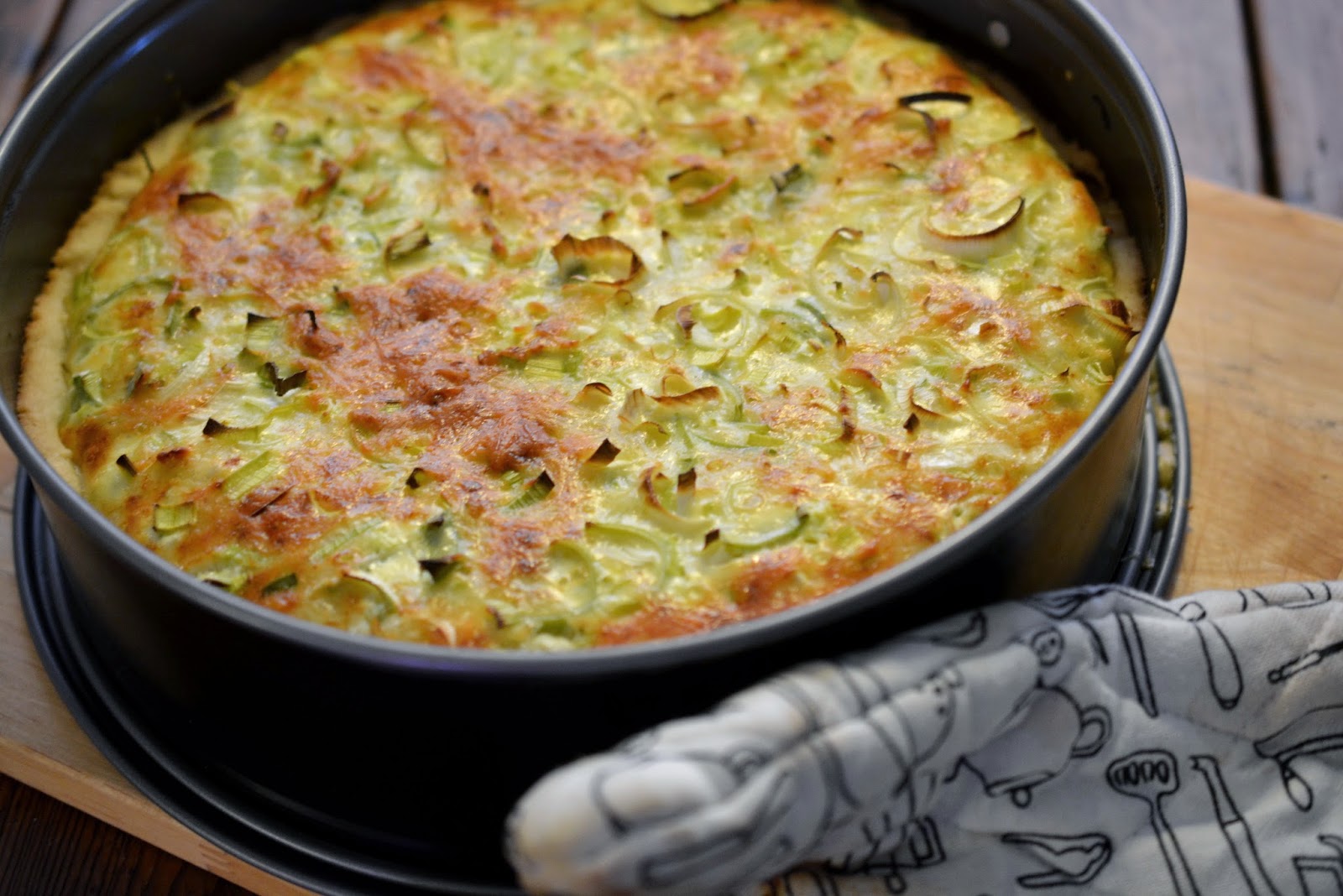 Perinneruokaa prkl!: Mummun juusto-purjosipulipiiras