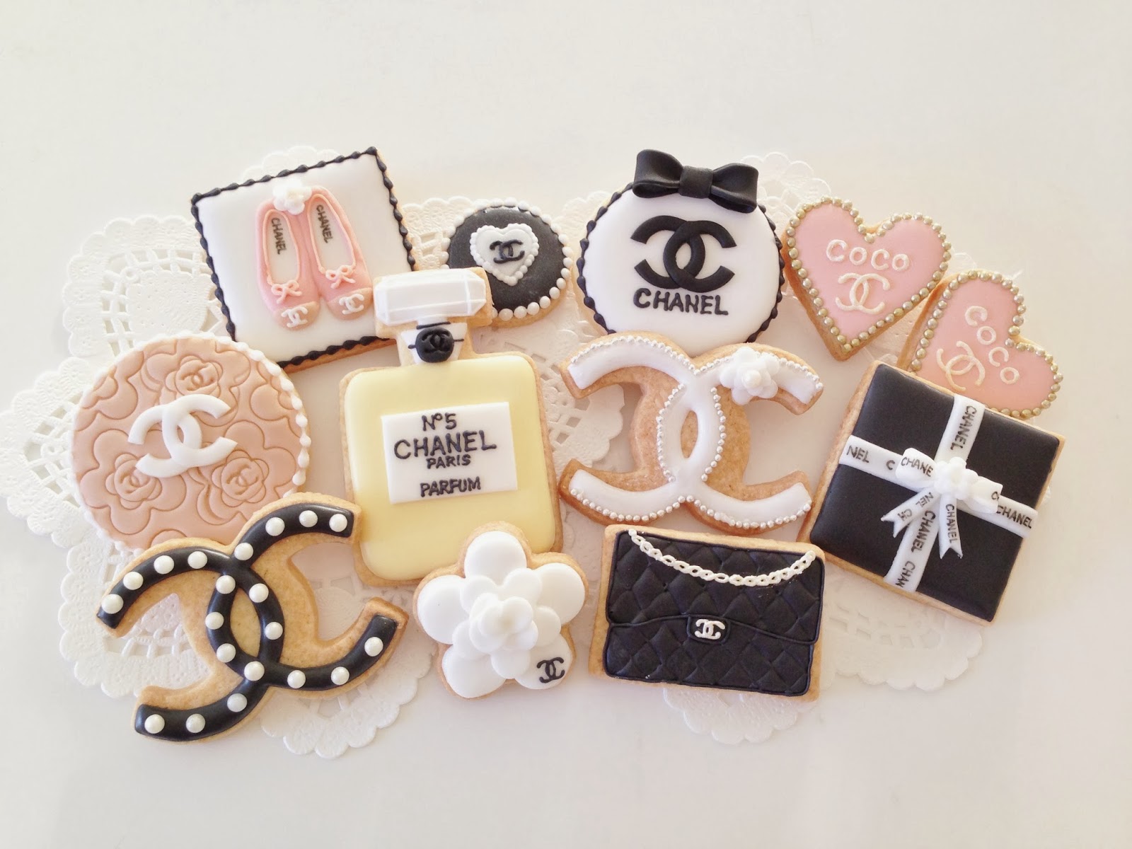 C.bonbon: Cookie of the Chanel image