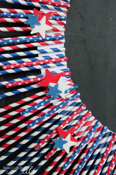 DIY Patriotic Paper Straw Wreath - Home Crafts by Ali