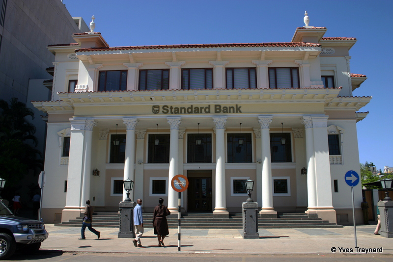 Banco Standard na Rua Consiglieri Pedroso na Baixa de Maputo