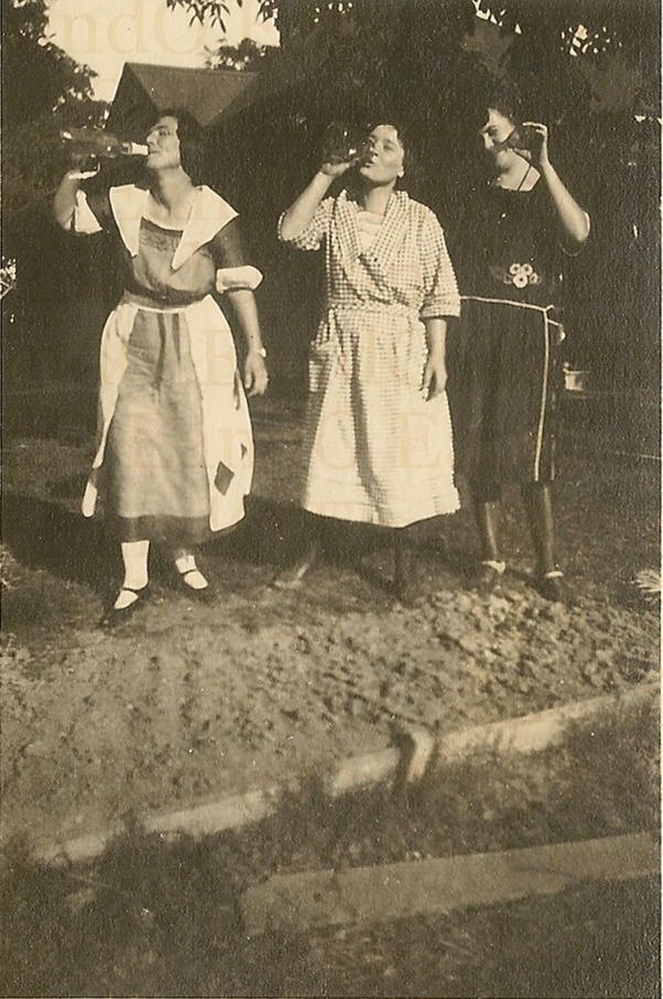 These Vintage Photos Capture Ladies Drinking Can Make You Say Wow ...