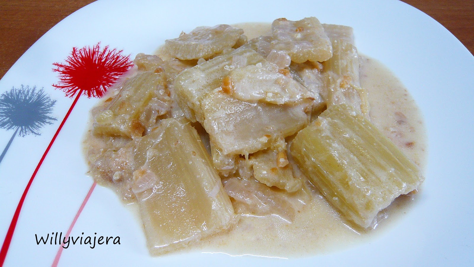 WILLYVIAJERA PURI: Cardo con salsa de almendras y nueces (Típico cocina ...
