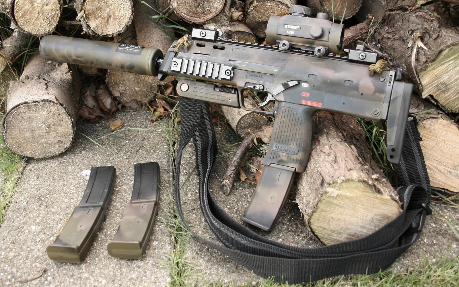 Heckler - Koch HK MP7A1 submachine gun / personal defense weapon (PDW) (Germany)