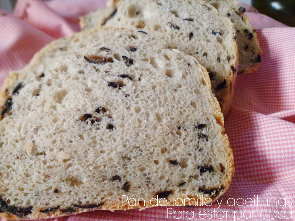 Para estar por casa: Pan con tomillo y aceitunas negras