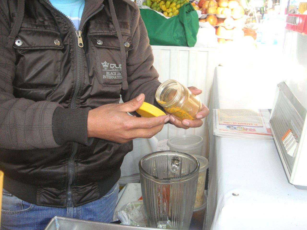 Quenching my wanderlust...: El Mercado y Jugo de Rana (The market and ...
