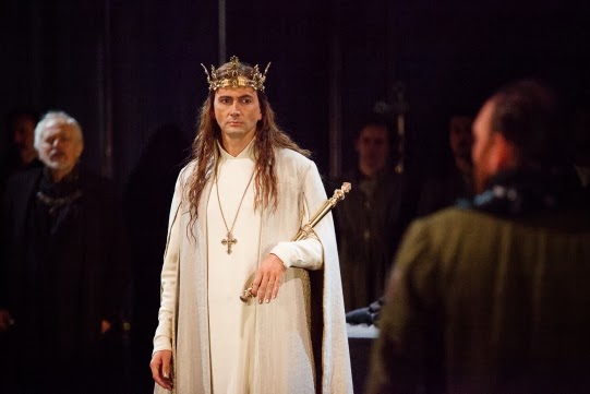 Clutter-Chaos Aaron&co: King Richard 11 Royal Shakespeare Company