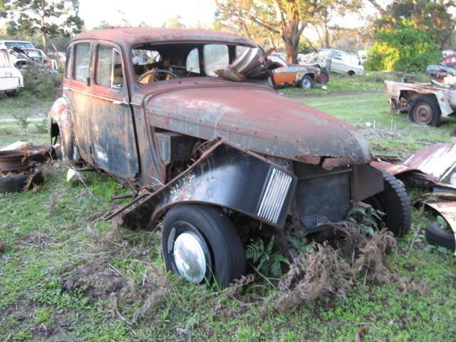 My 1928 Chevrolet: Rusty Relics (Latest Installment of over 150 photos)