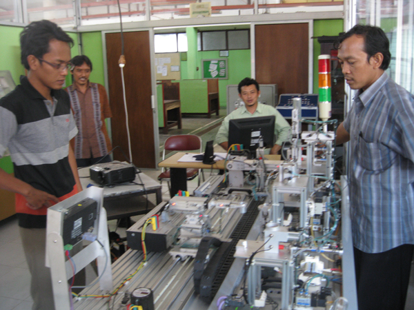 Pelatihan PLC / Kursus PLC Semarang Pelatihan PLC / Kursus PLC Semarang