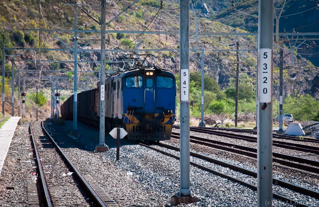 Trains and Railways in South Africa: 2011-05-01: Tulbagh Road station ...