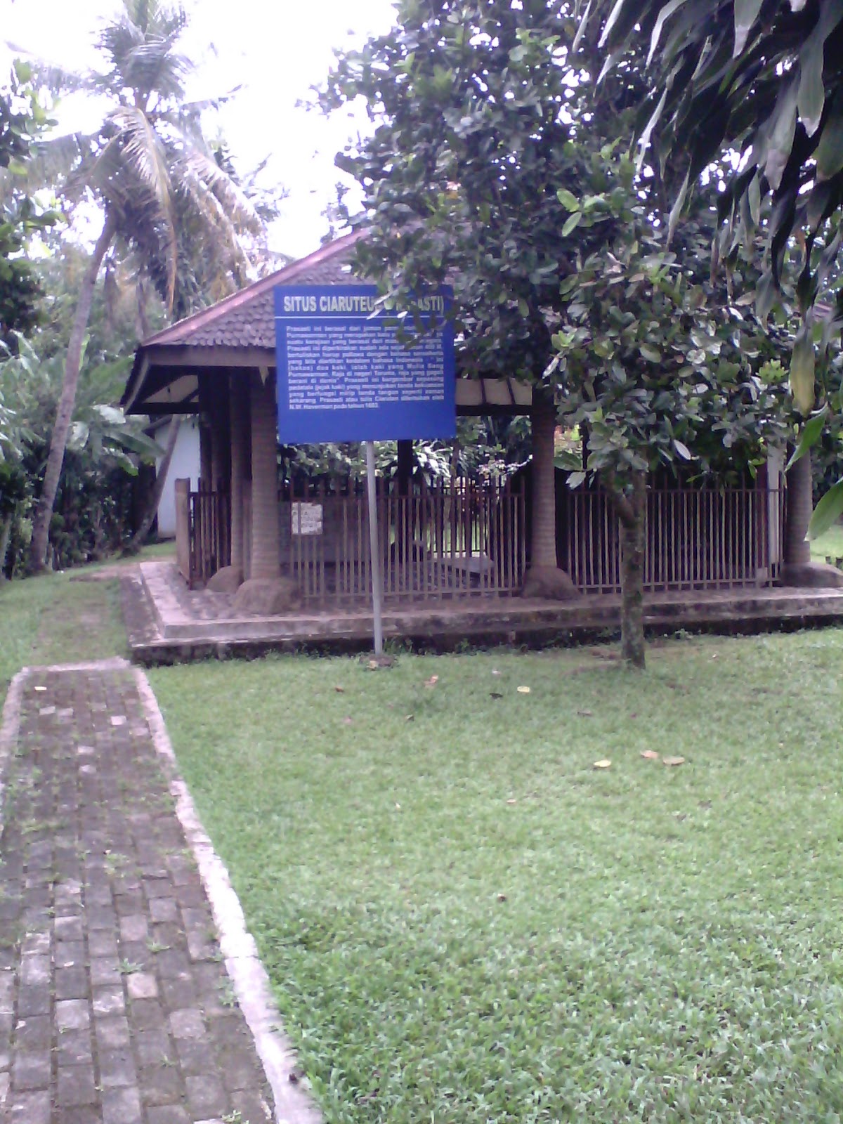 Pemuda Idaman: Situs Prasasti Ciaruteun Dan Kebon Kopi