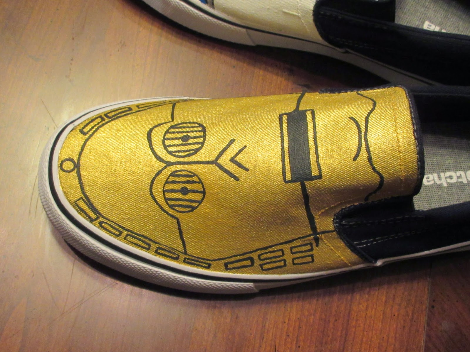 Red Write Returning: DIY Christmas: R2D2 and C3PO shoes