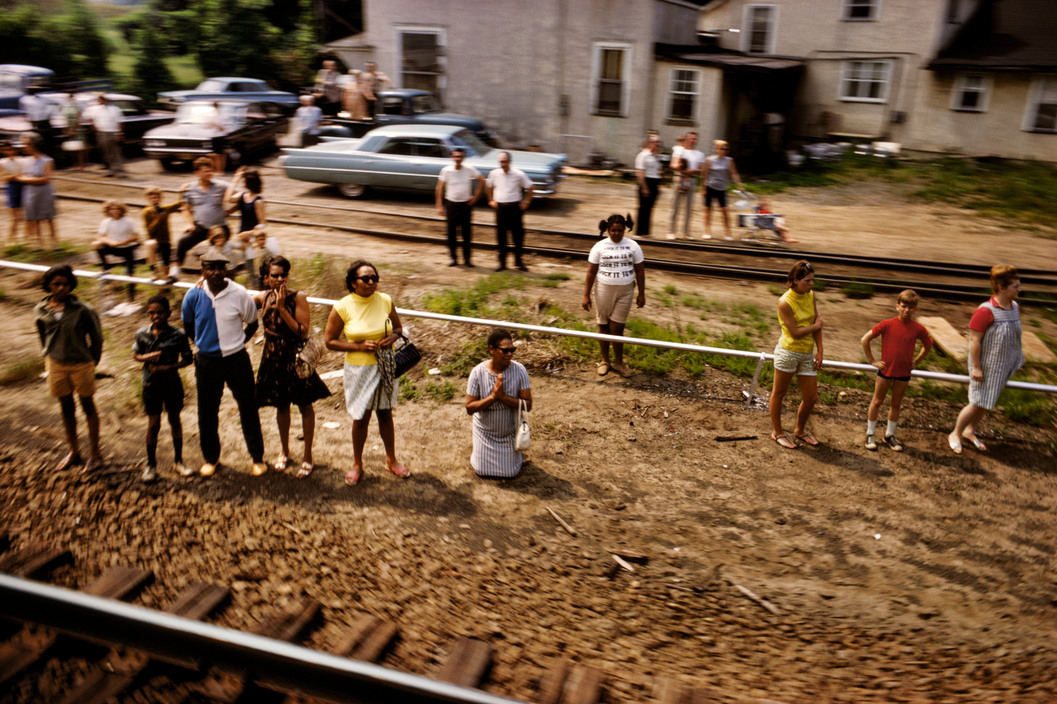 RFK Funeral Train: Rarely Seen Photographs by Paul Fusco Offer a Unique ...