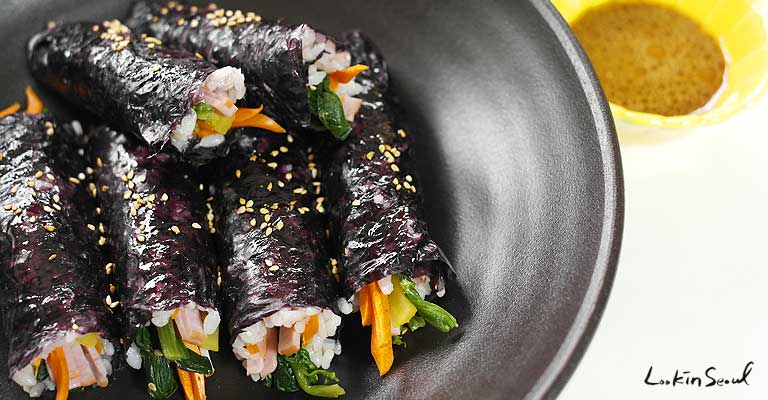 How to make Mini Gimbap[Addictive Gimbap] - lookinSeoul