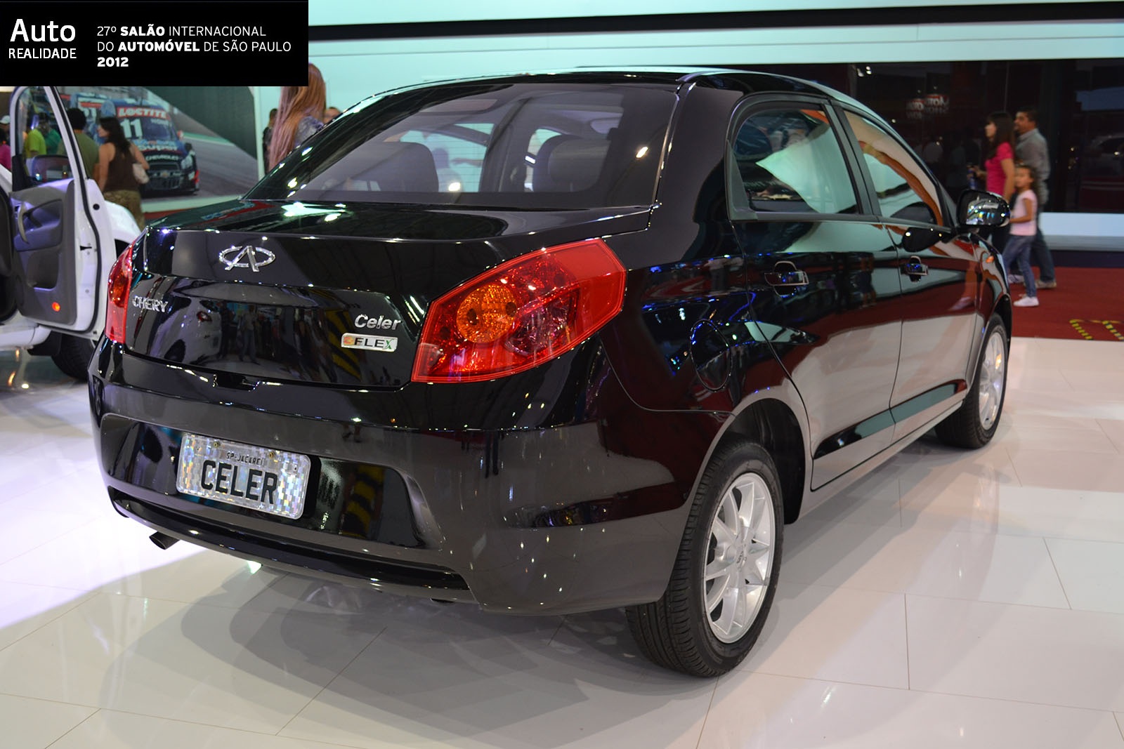 Chery apresenta Celer Hatch e Sedan