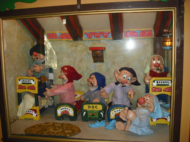 Filmic Light - Snow White Archive: 1937 Snow White Figures at Magic ...