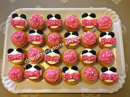 CHIARAmente...Torte!: Cupcakes decorati con Minnie, Walt Disney Muffin!
