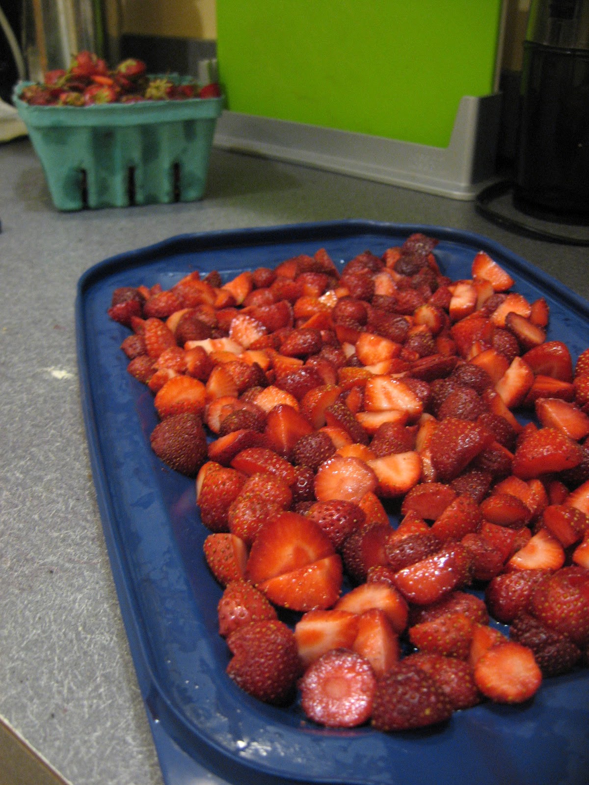 Happy Home: Preserving Fruit- Freezing Strawberries