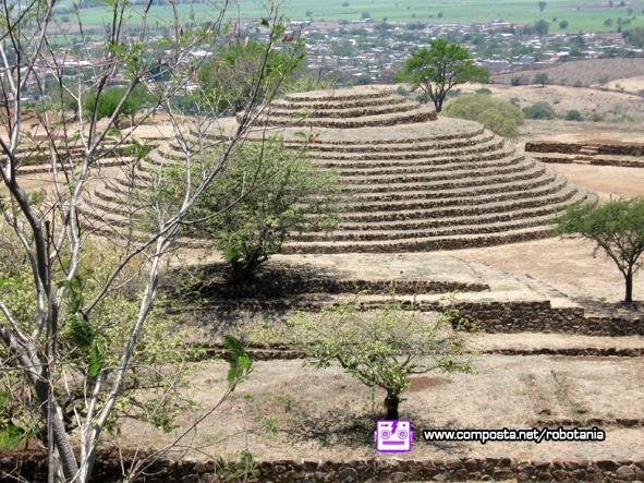 Raices Culturales: Teuchitlan 'Guachimontones'