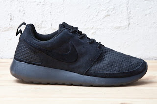 Sur les pavés, la mode.: Nike Rosh Run. Pourquoi est-elle la sneaker de ...