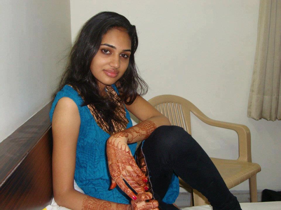 Modern Indian girls: Indian girls in open loose hairstyle