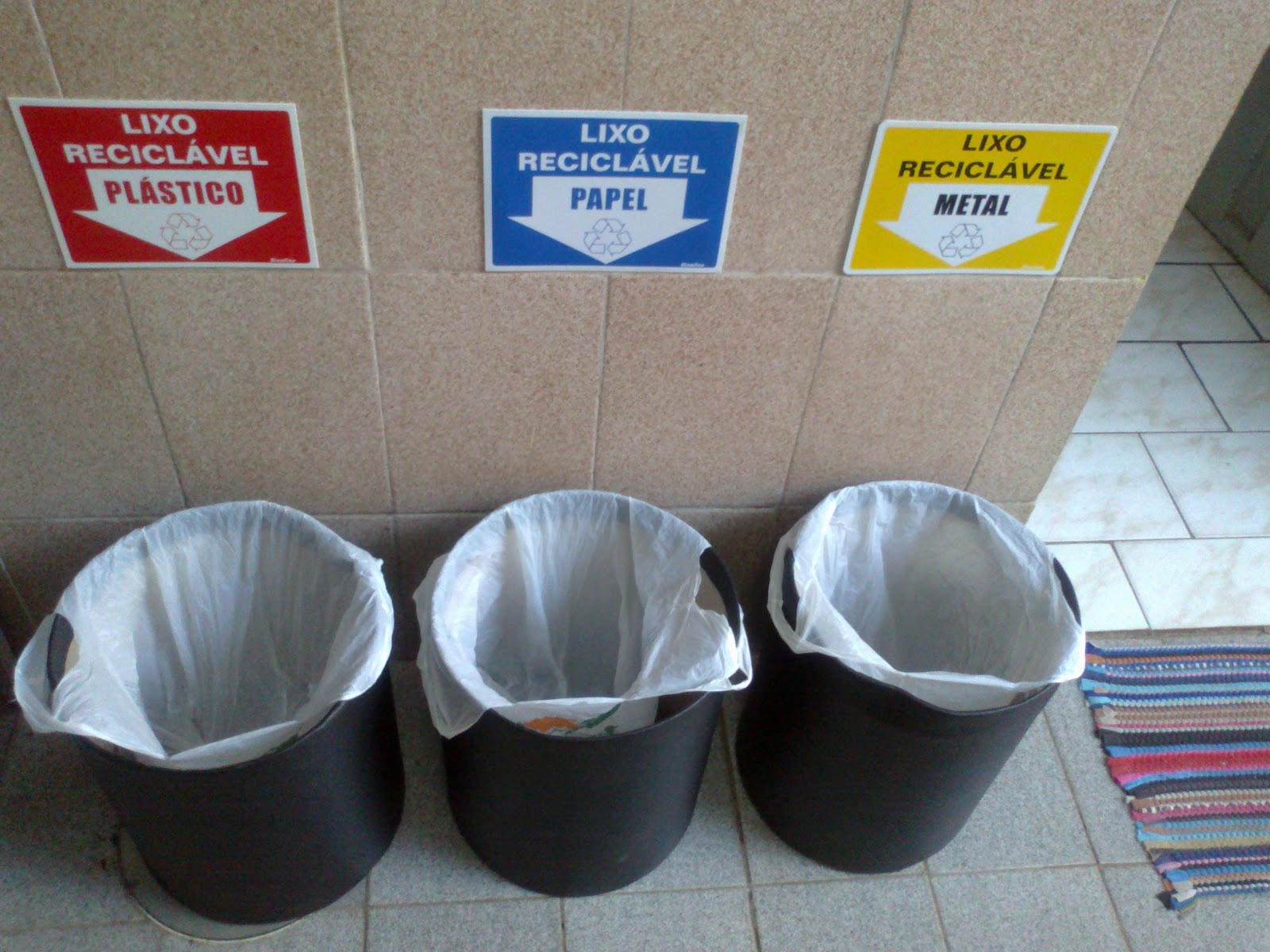 COLETOR DE LIXO SELETIVO RECICLADO ~ ATELIÊ DO ARTESANATO RECICLADO