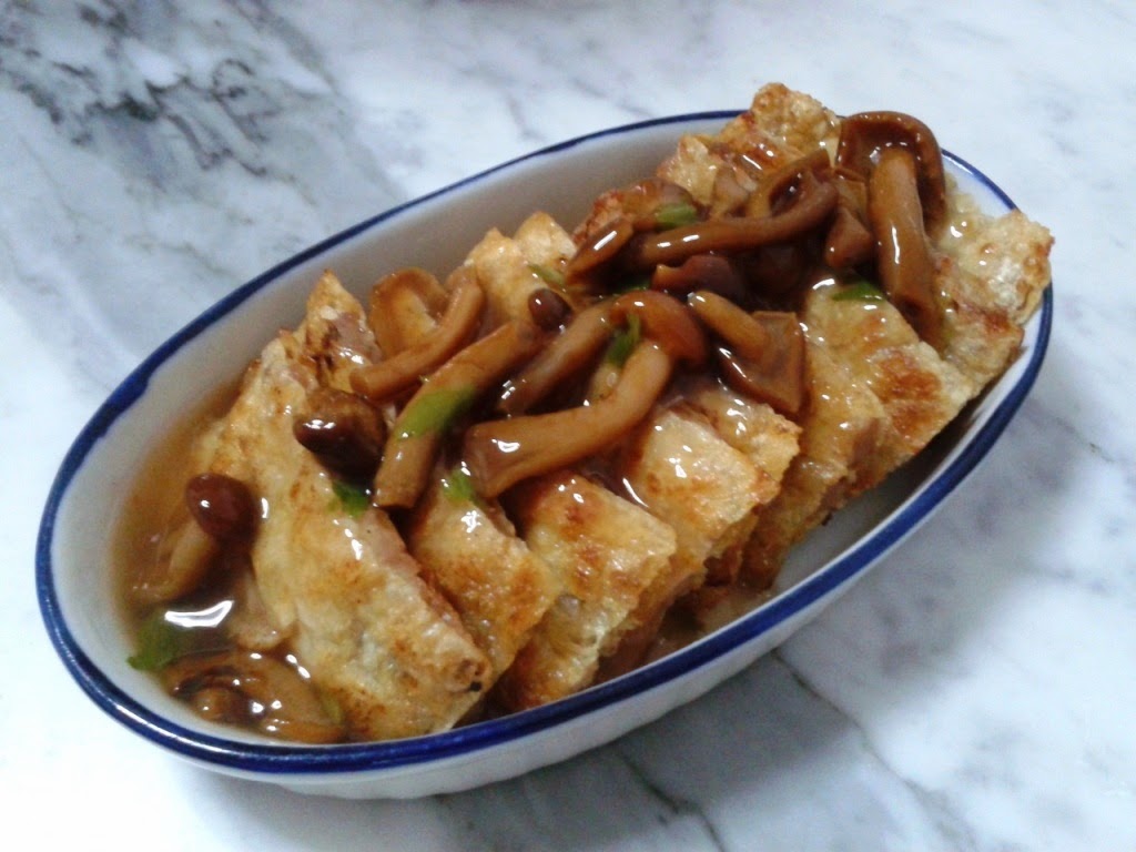 eKiN@ 's pArAdIsE: Sandwiched Tau Kee With Shimeiji Mushroom Sauce