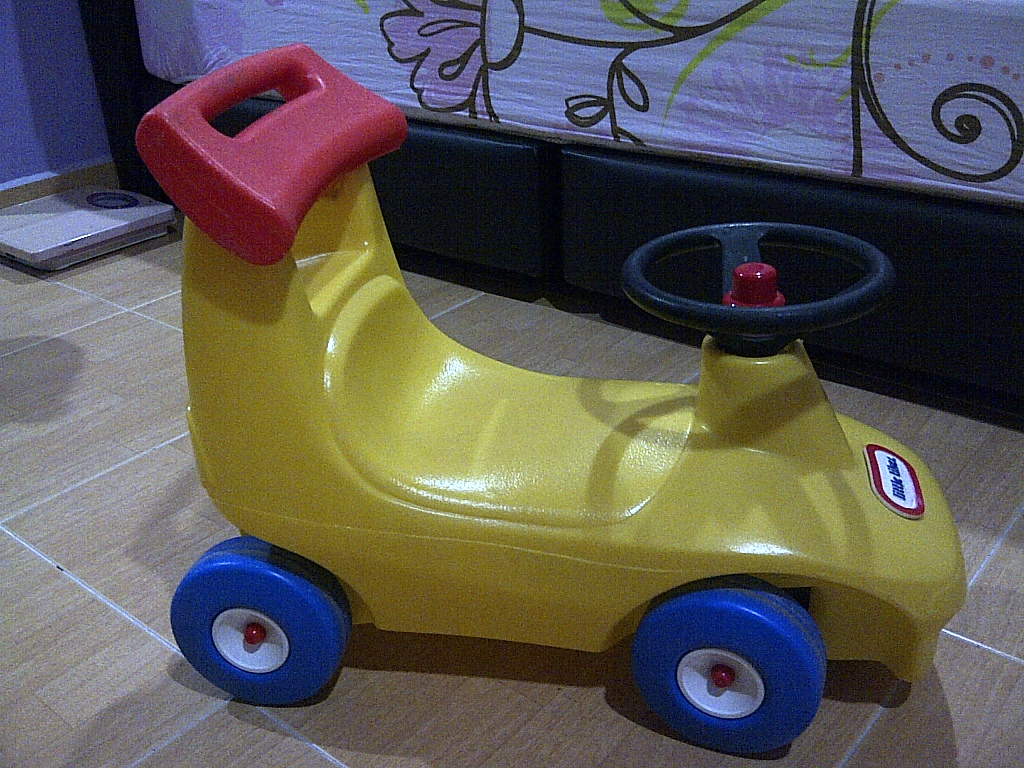 SPECIAL TOYS SHOP: LITTLE TIKES YELLOW RIDE ON