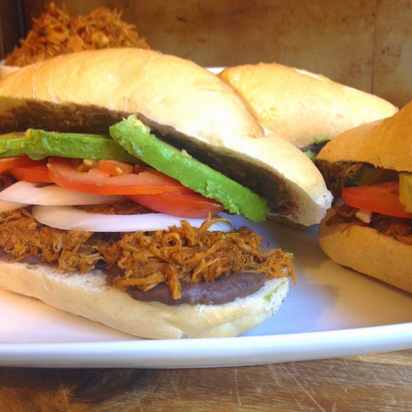 Mau Cocina de Todo: Torta de Cochinita Pibil