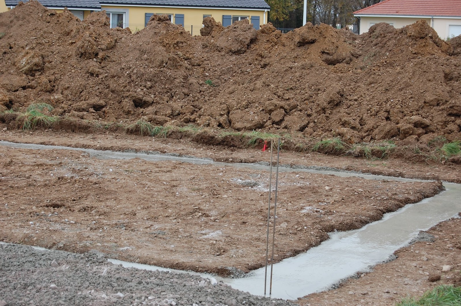 Construction d'une maison locative: Terrassement et fouilles