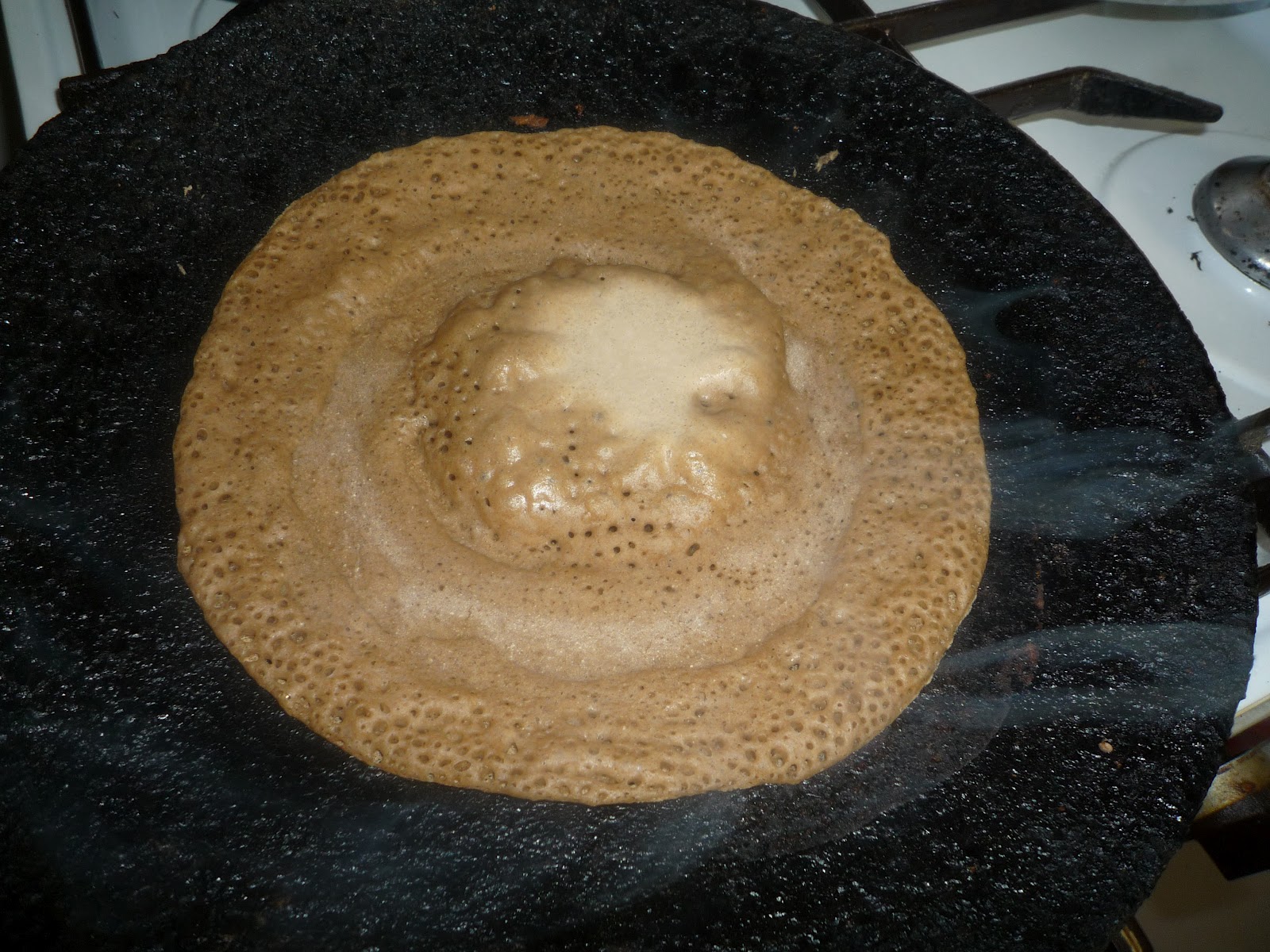 G'Gina's Kitchenette: Injera (Ethiopian Pancakes)