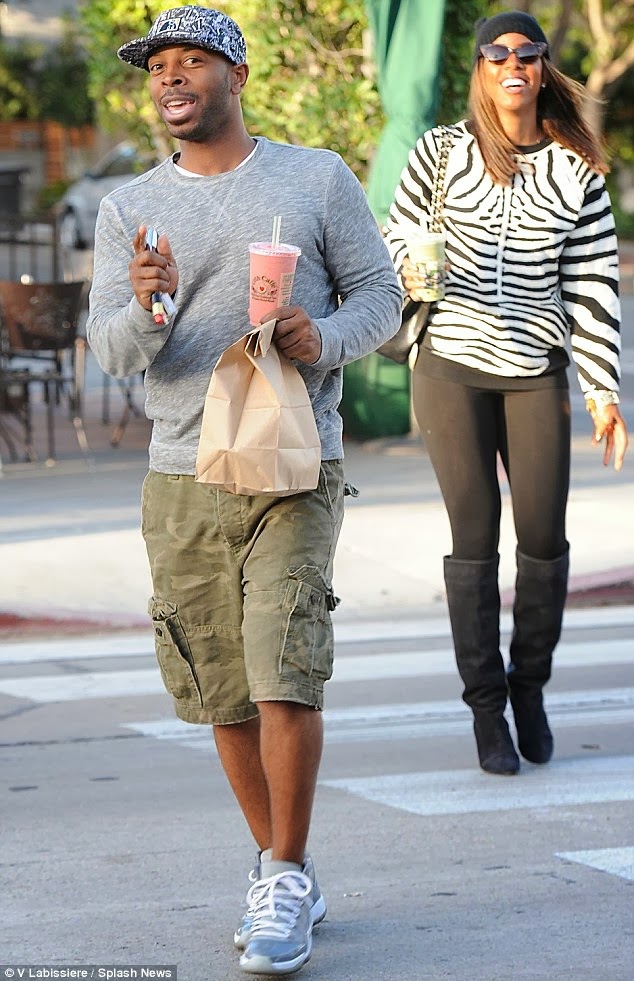 One-Moment-In-Time: Kelly Rowland Engaged!!