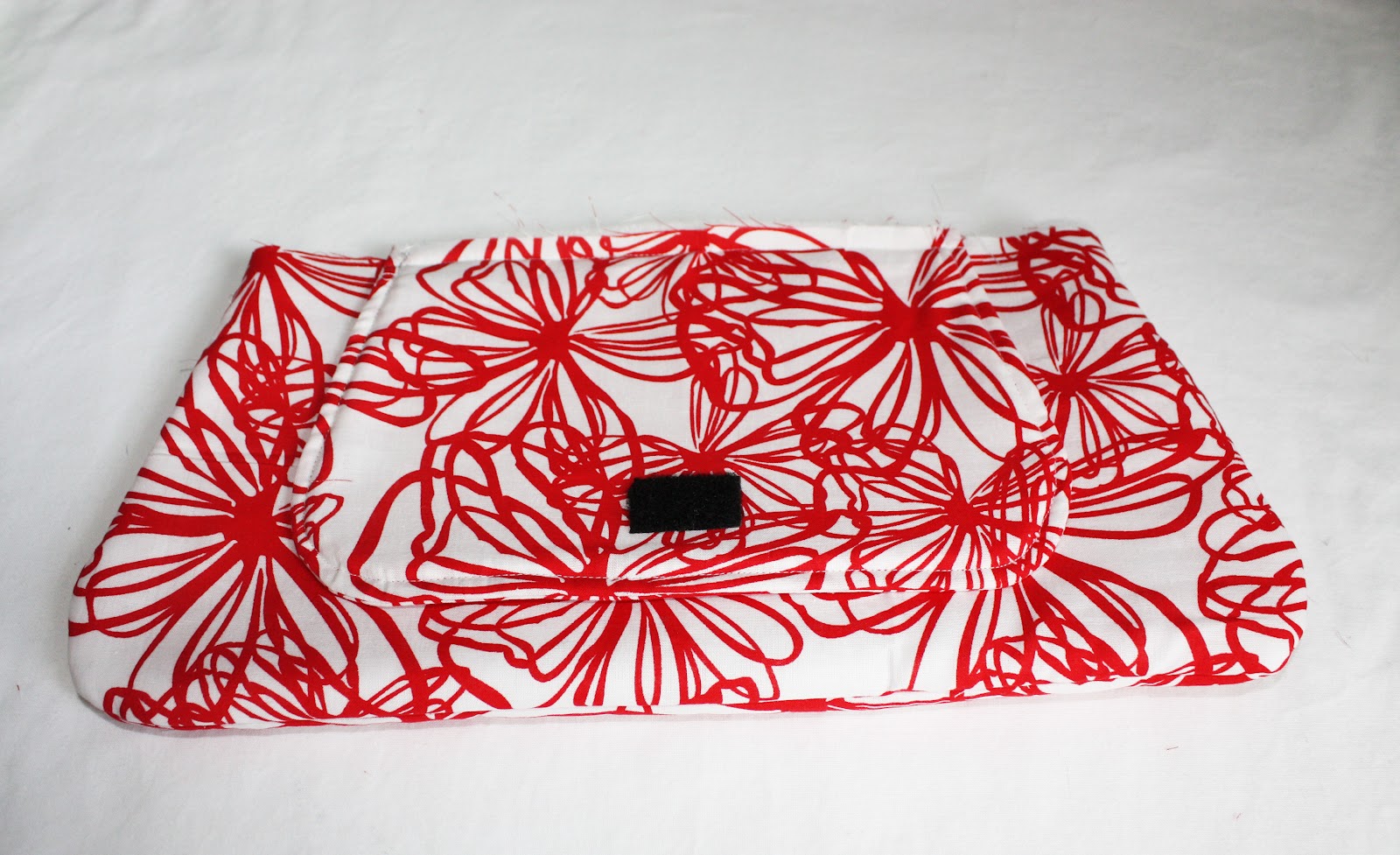 tiny seamstress designs: A simple clutch tutorial