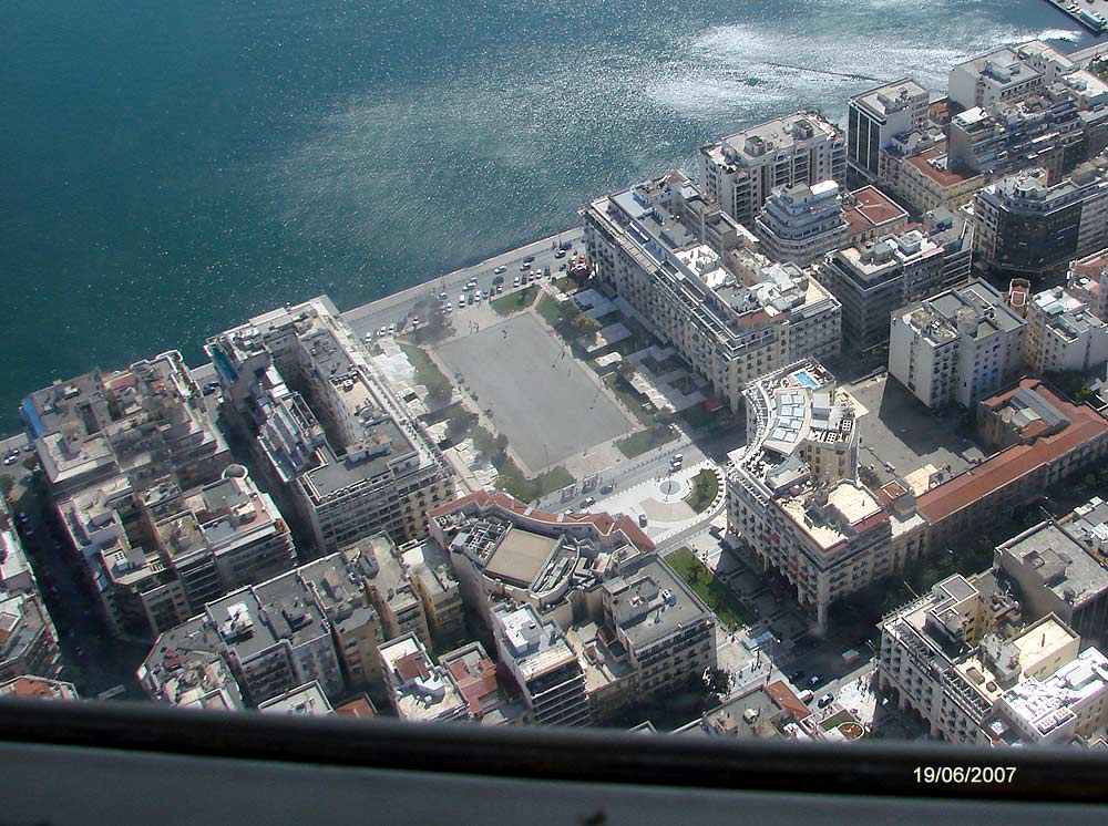 ΕΝΝΕΑ ΕΤΗ ΦΩΤΟΣ: ….ΜΑΓΙΣΣΑ ΤΡΑΒΑΣ ΣΑΝ ΤΟ ΜΑΓΝΗΤΗ