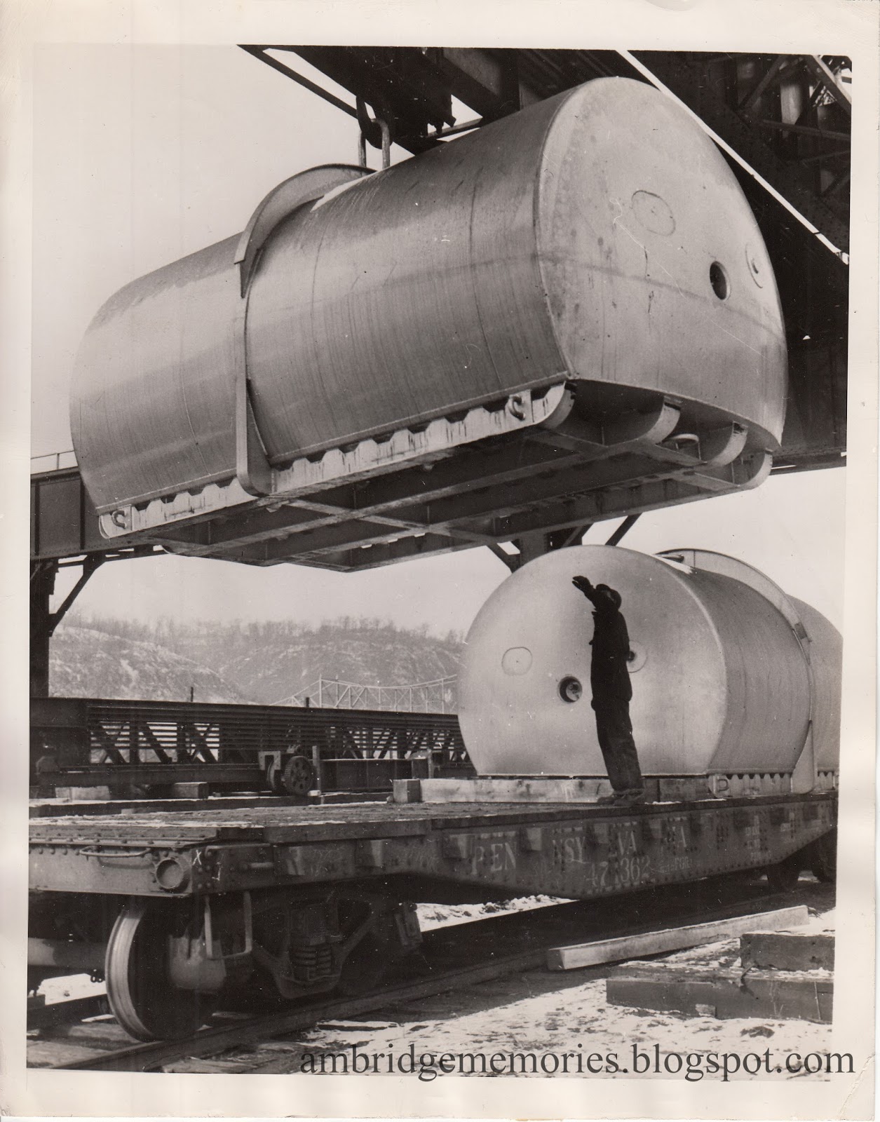 Ambridge Memories: American Bridge Co. testing Army gun containers