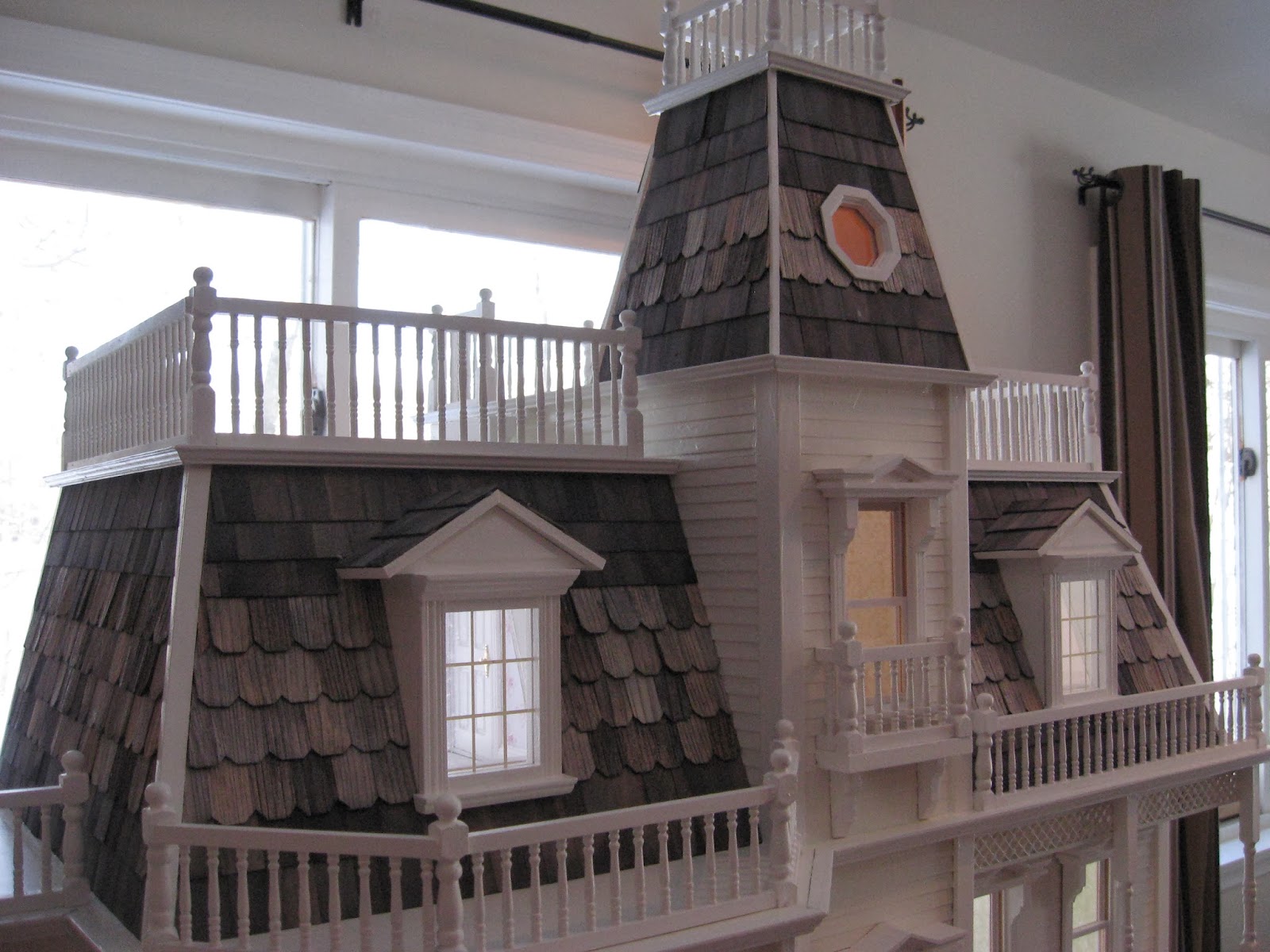 Little Darlings Dollhouses: Customized Newport Dollhouse with Addition