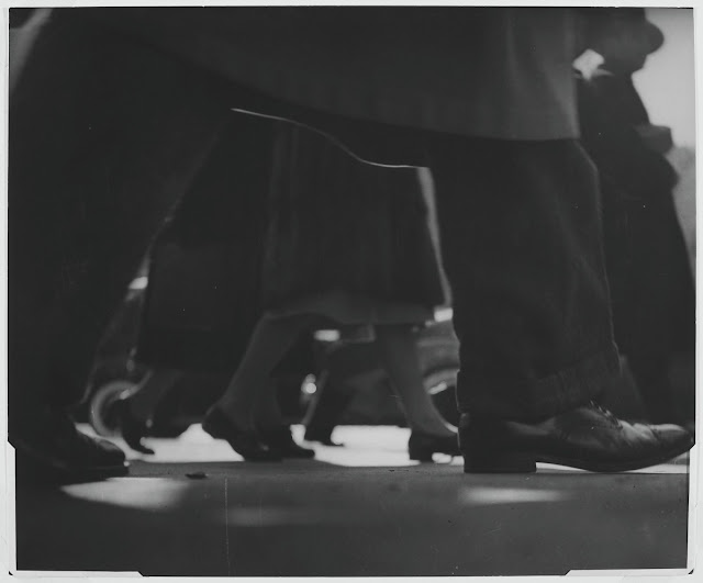 Spencer Alley: Running Legs and Reflections - Lisette Model