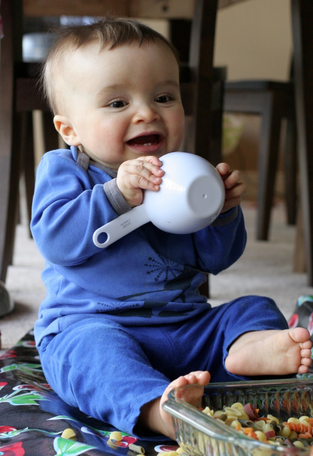 Super Easy Sensory Play: Dried Pasta