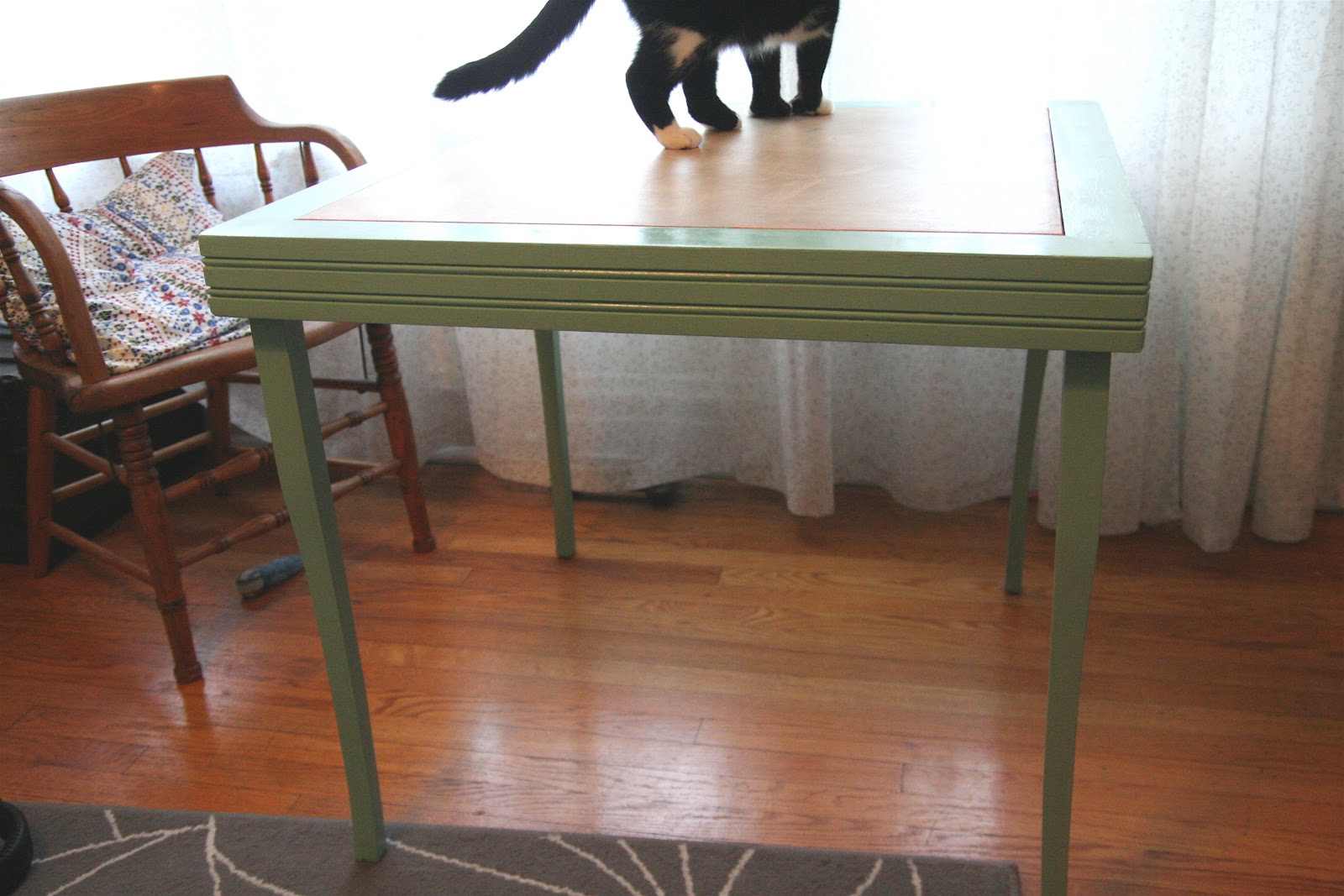 Cupcakerator: D.I.Y. Card Table Makeover